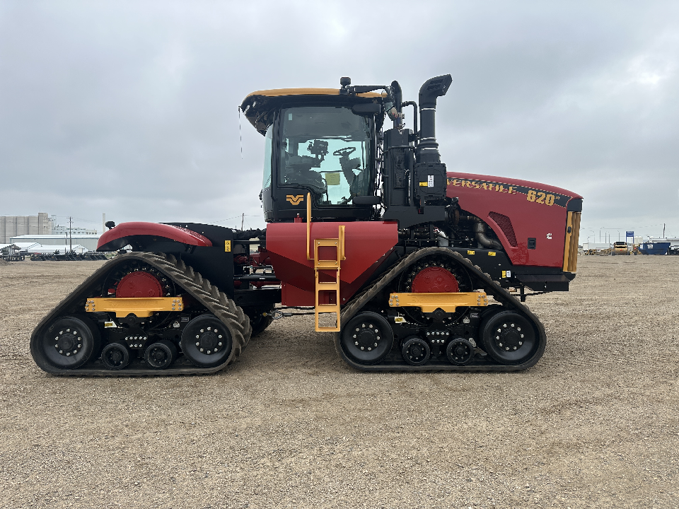 Versatile 620 Delta Track 2025 - Chinook Equipment