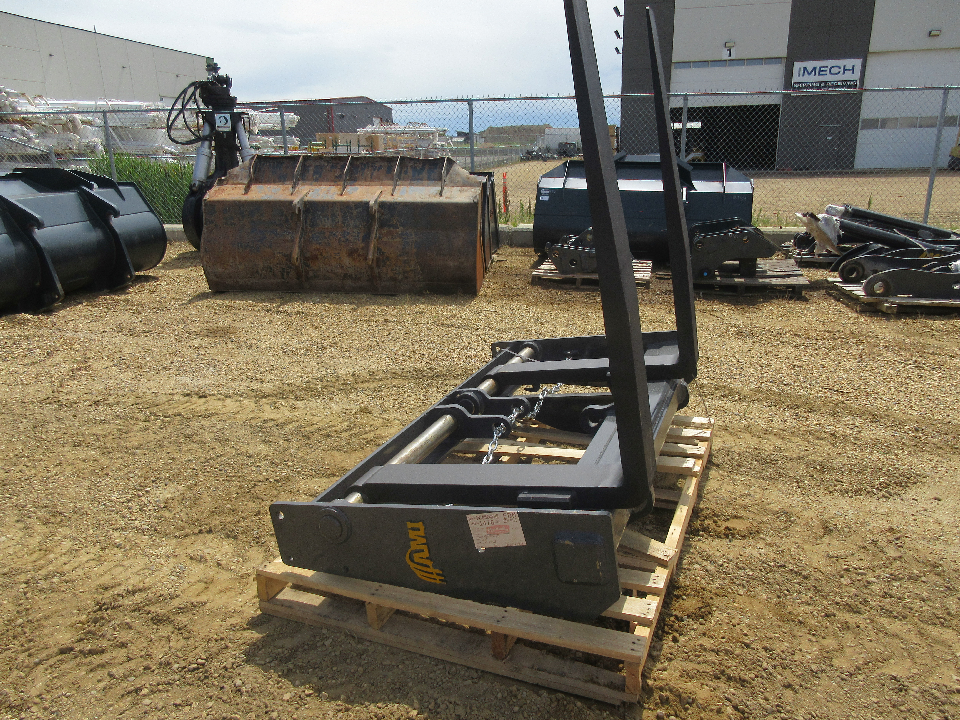 AMI Attach 72" Wide Pallet Fork 2025 - Chinook Equipment